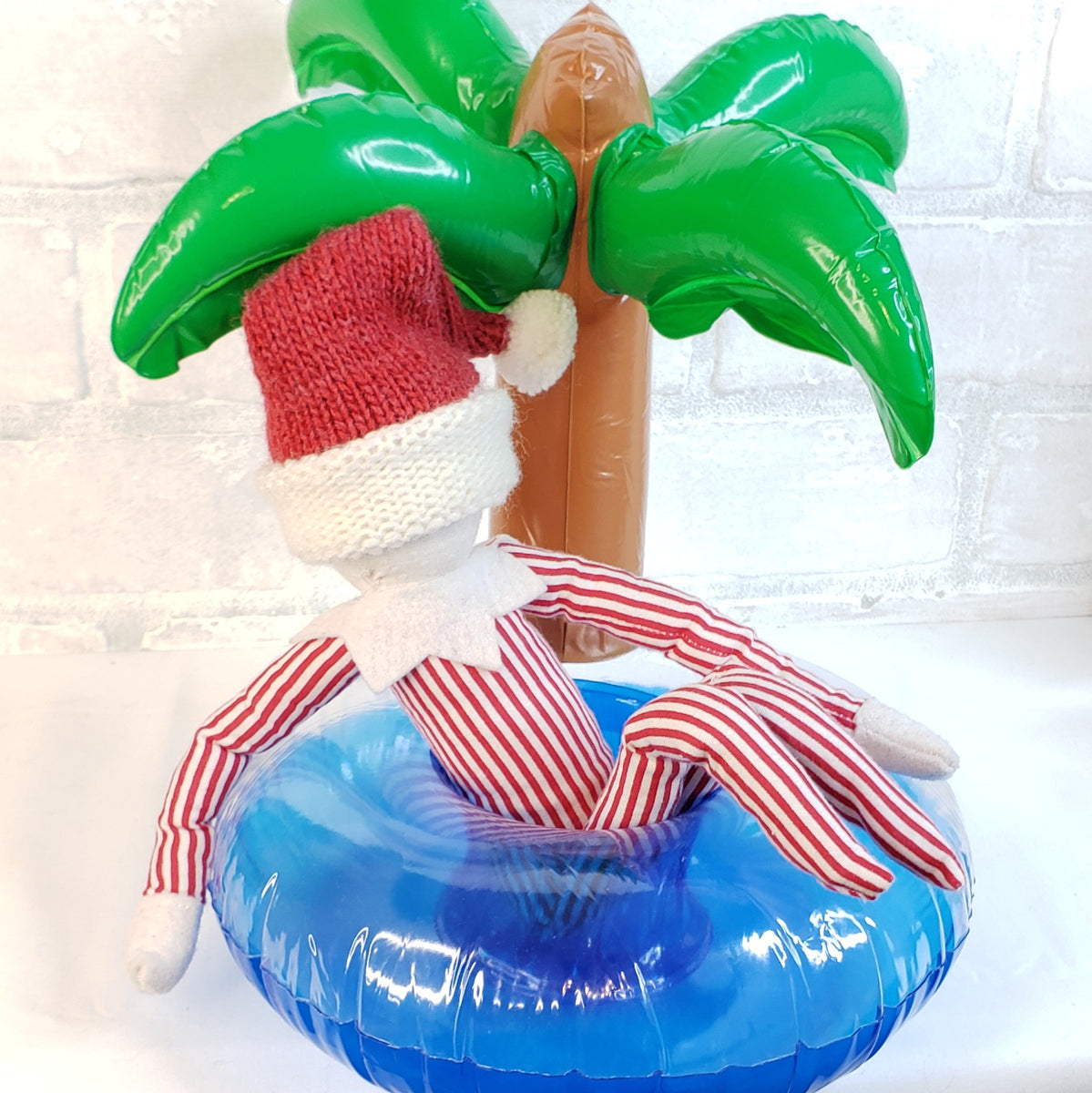 Elf Floaty – Happy Brooke